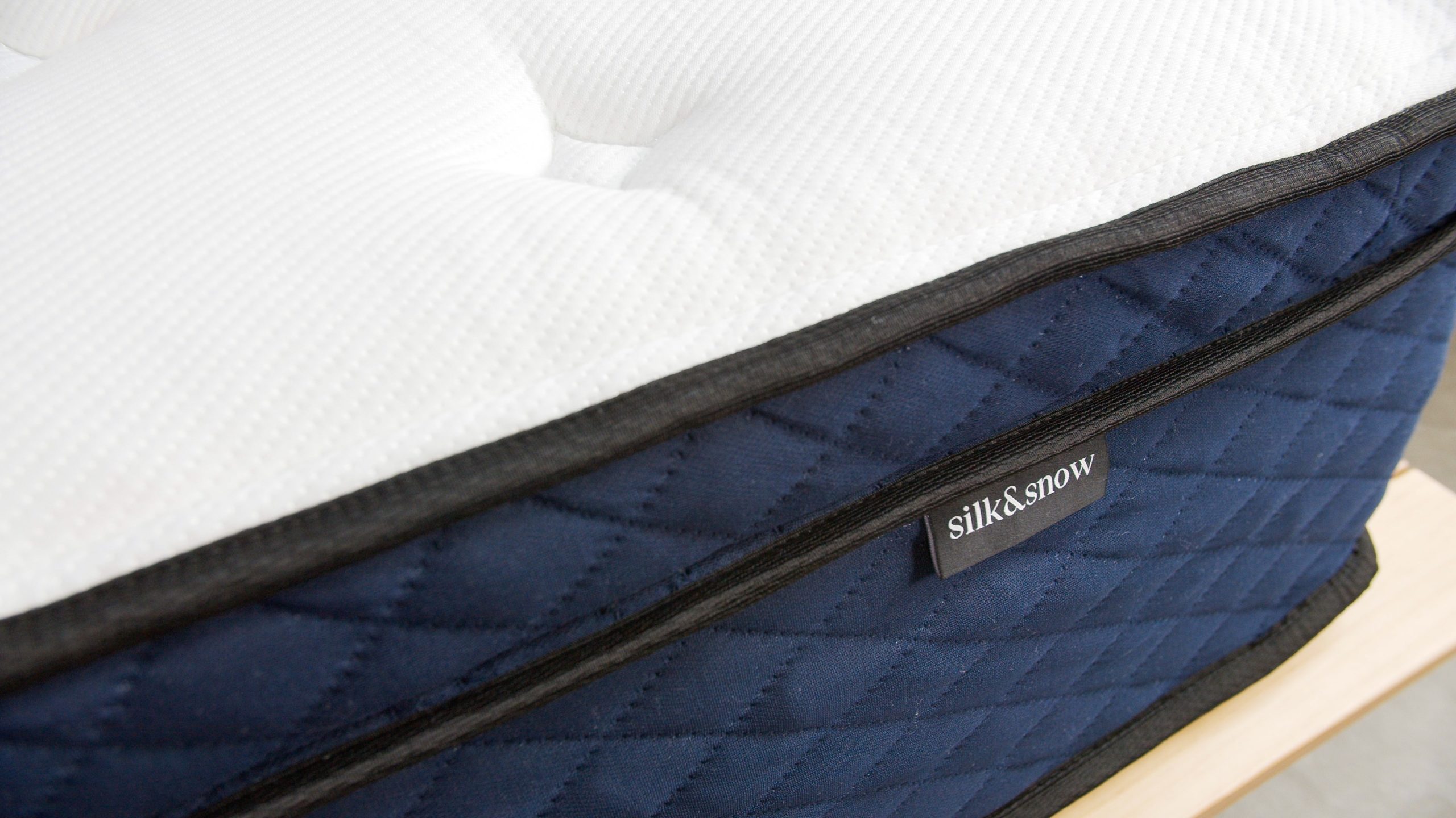 Silk & Snow Hybrid Mattress Review 2022 | Sleep Foundation