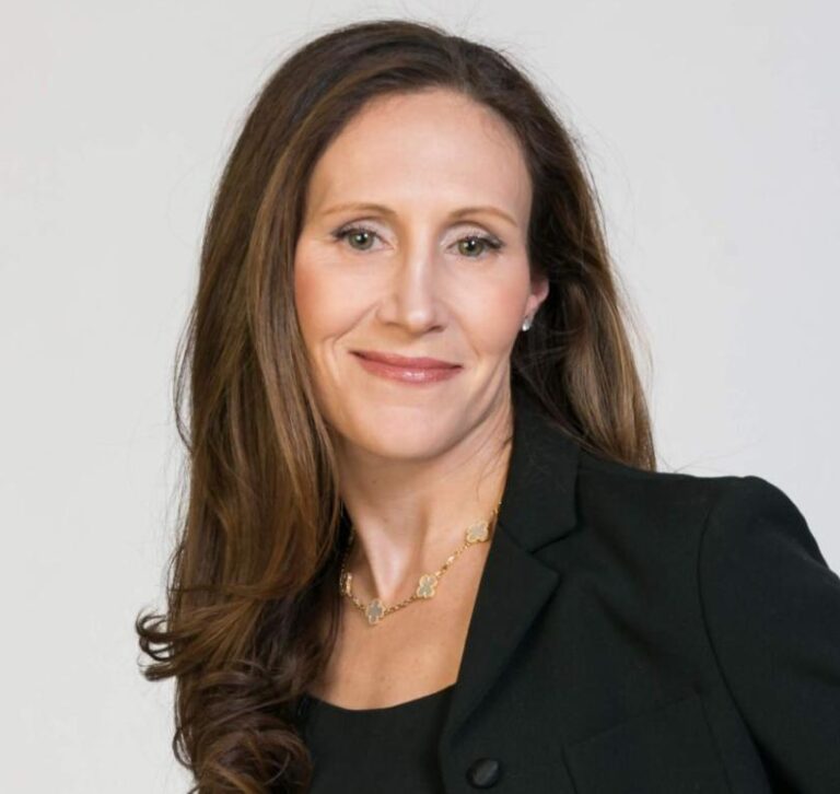 Dr. Carly Snyder